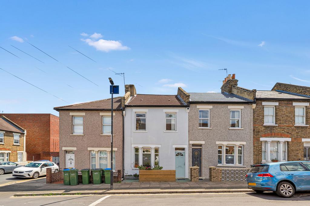 Speranza Street, London SE18 2 bed terraced house - £375,000