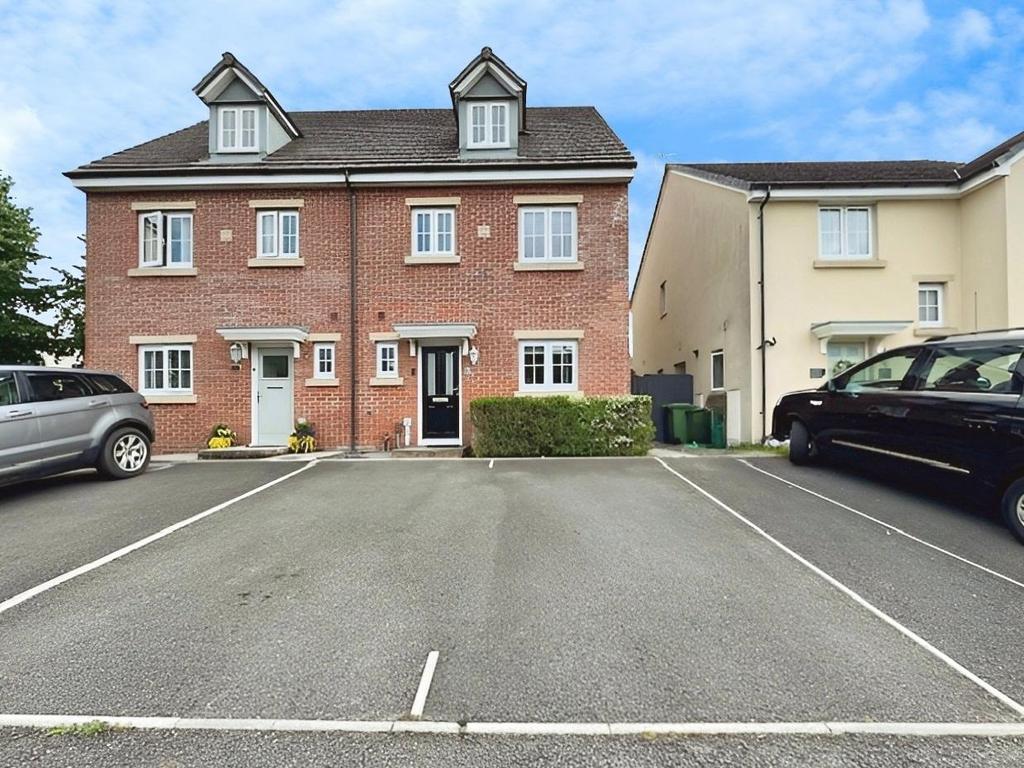 Parc Y Dyffryn, Rhydyfelin... 4 bed townhouse for sale - £300,000