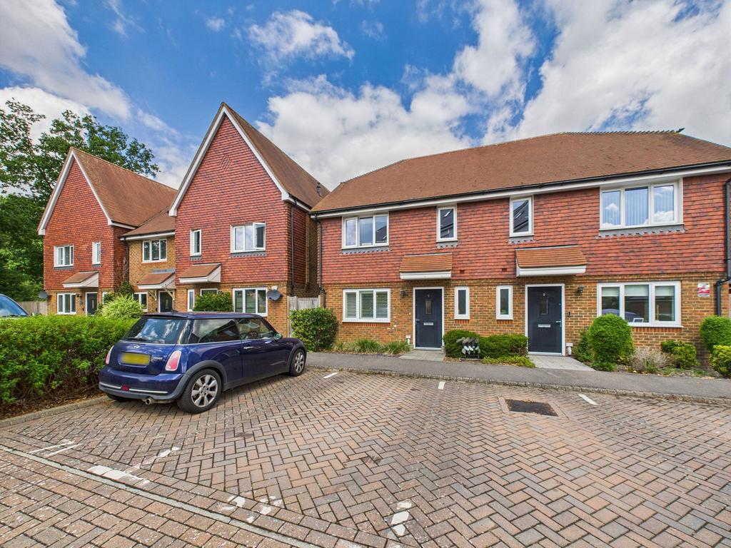 Bricklayer Lane, Faygate RH12 3 bed semi-detached house for sale - £425,000