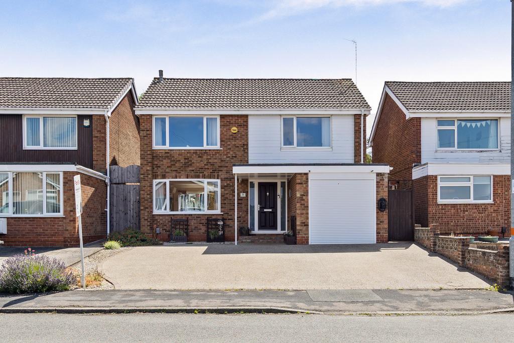 Marlborough Close, Kettering, NN15 4 bed detached house - £350,000