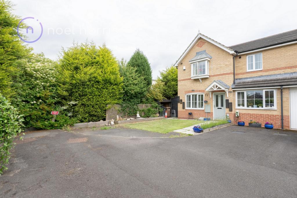 Westbury Court, Longbenton, NE12 3 bed semi-detached house - £265,000