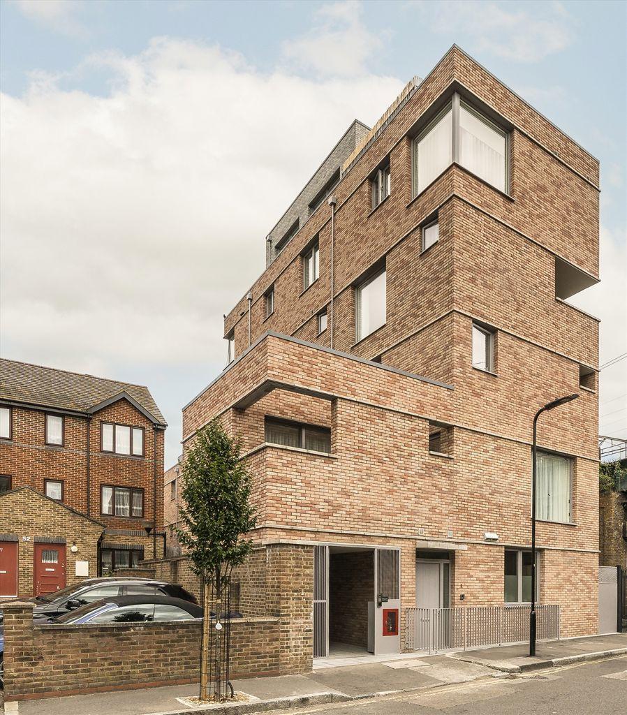 Lamb Lane, London E8 2 bed flat for sale - £900,000