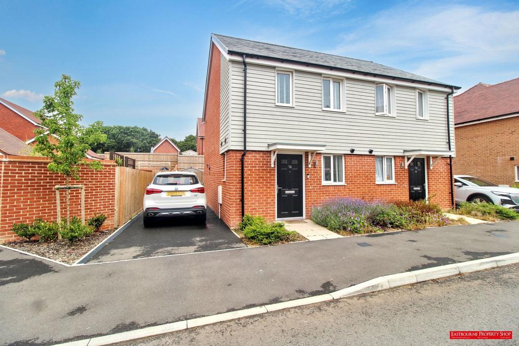 Towers Road, Eastbourne BN24 2 bed semi-detached house for sale - £300,000