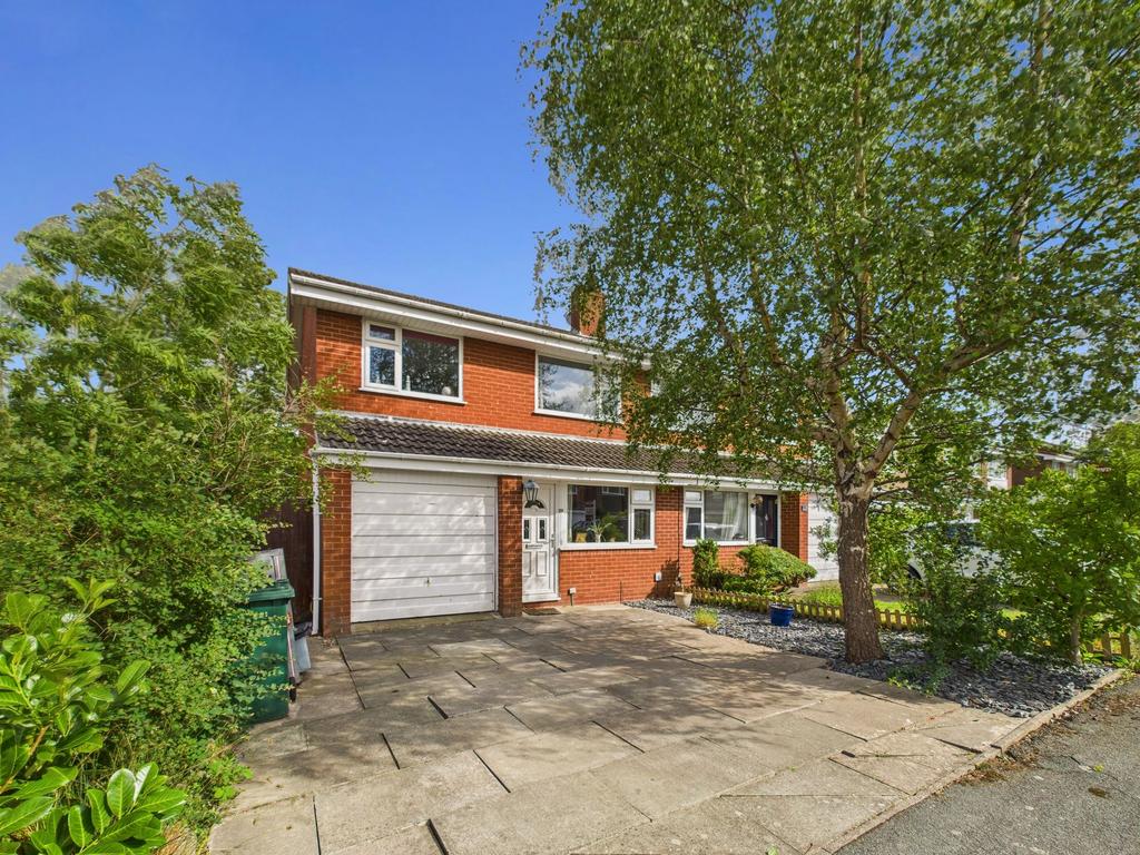 York Drive, Mickle Trafford, CH2 3 bed semi-detached house for sale - £ ...