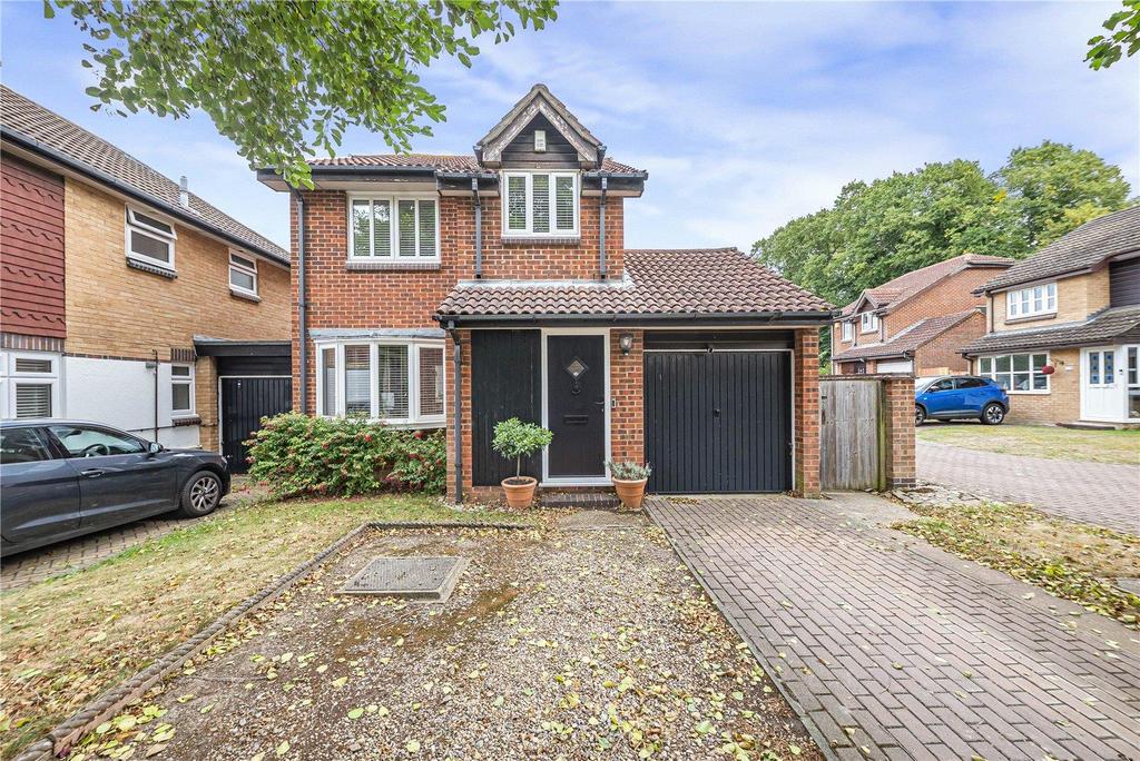 Bishops Avenue, Bromley 3 bed link detached house - £700,000