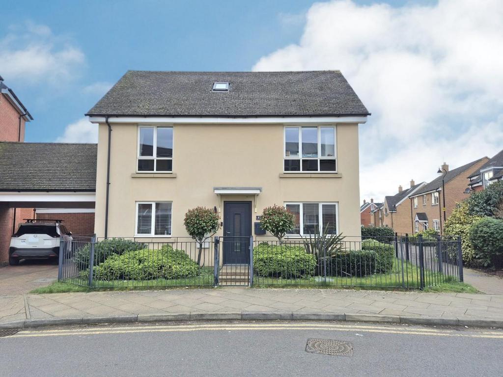 Timken Way South, Duston NN5 3 bed detached house for sale - £365,000