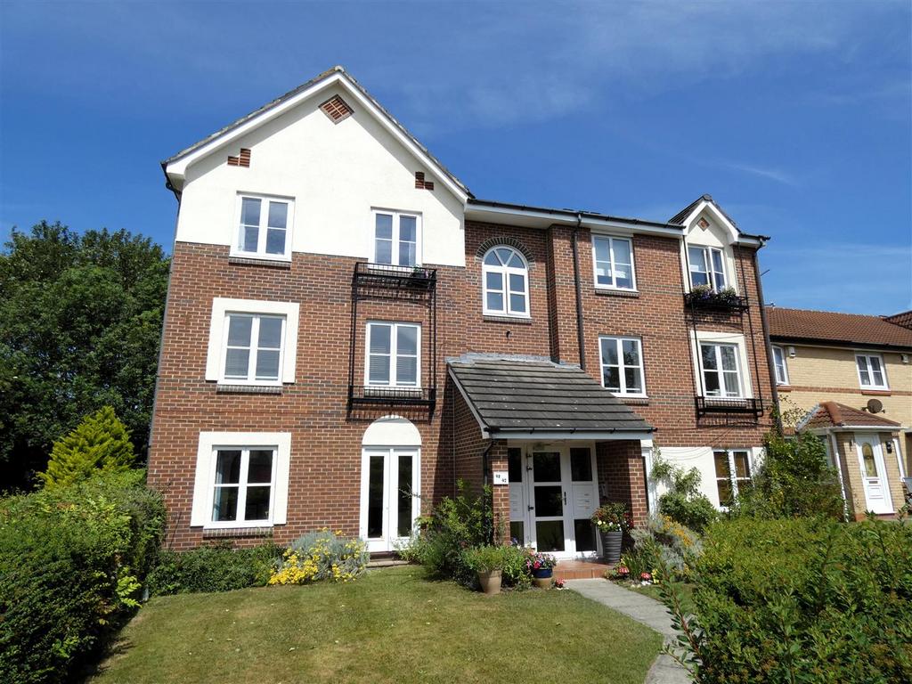 Hazeldene Court, Tynemouth 2 bed apartment for sale - £149,950