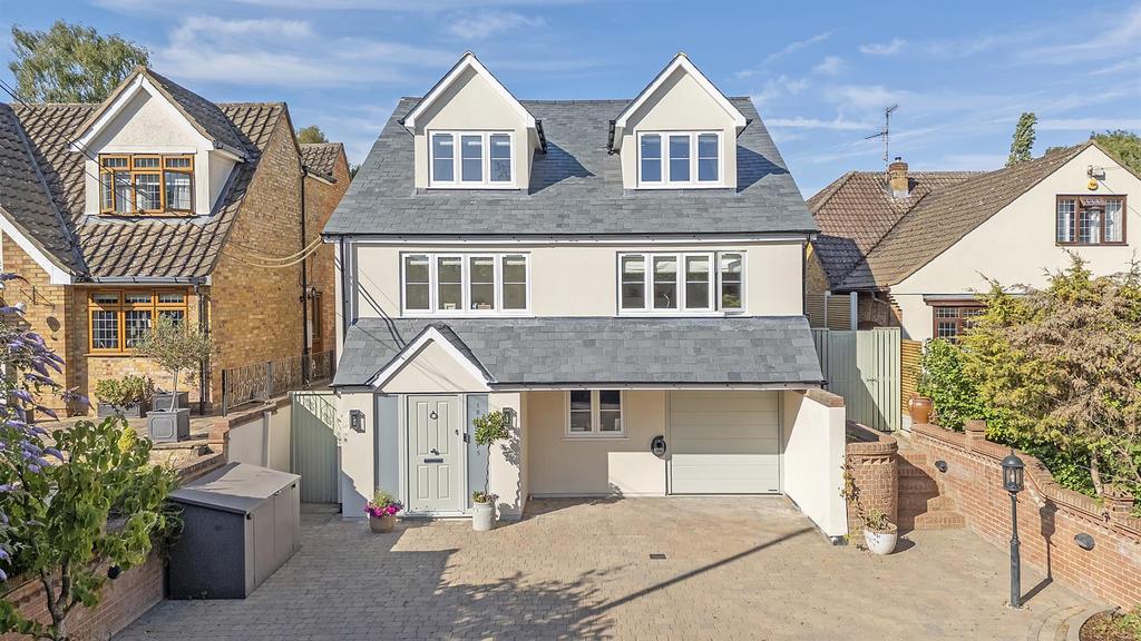 Outings Lane, Doddinghurst, Brentwood 4 bed detached house - £1,150,000