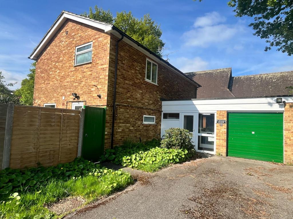 Crossways, Crawley, RH10 4 bed detached house - £1,750 pcm (£404 pw)