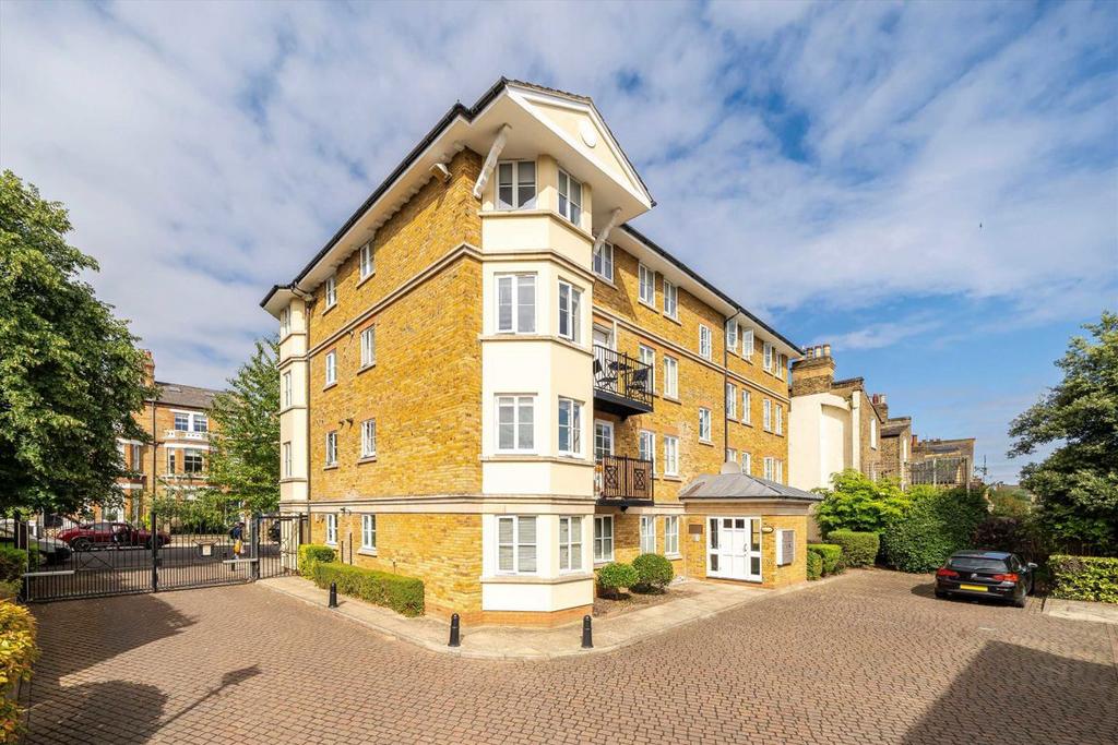 Sycamore Mews, London SW4 2 bed flat - £3,200 pcm (£738 pw)