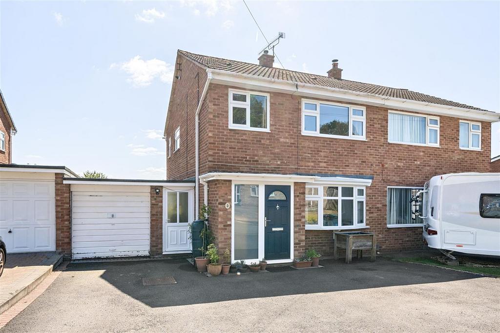 3 Pinewood Close Shrewsbury, SY1 3SF 3 bed semi-detached house for sale ...