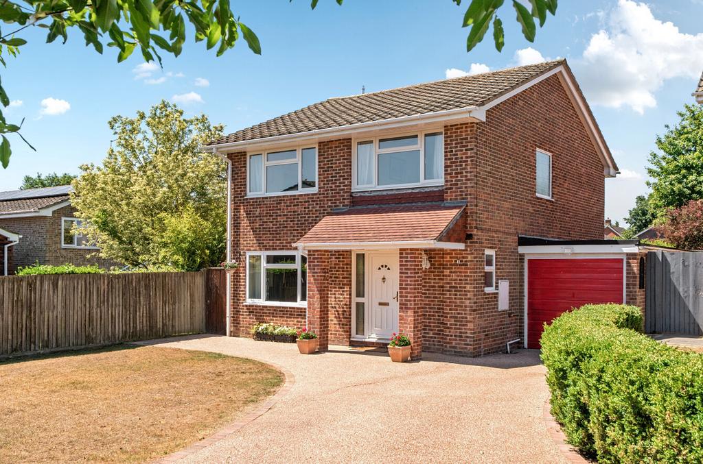 Walnut Tree Close, South Wonston... 4 bed detached house - £625,000