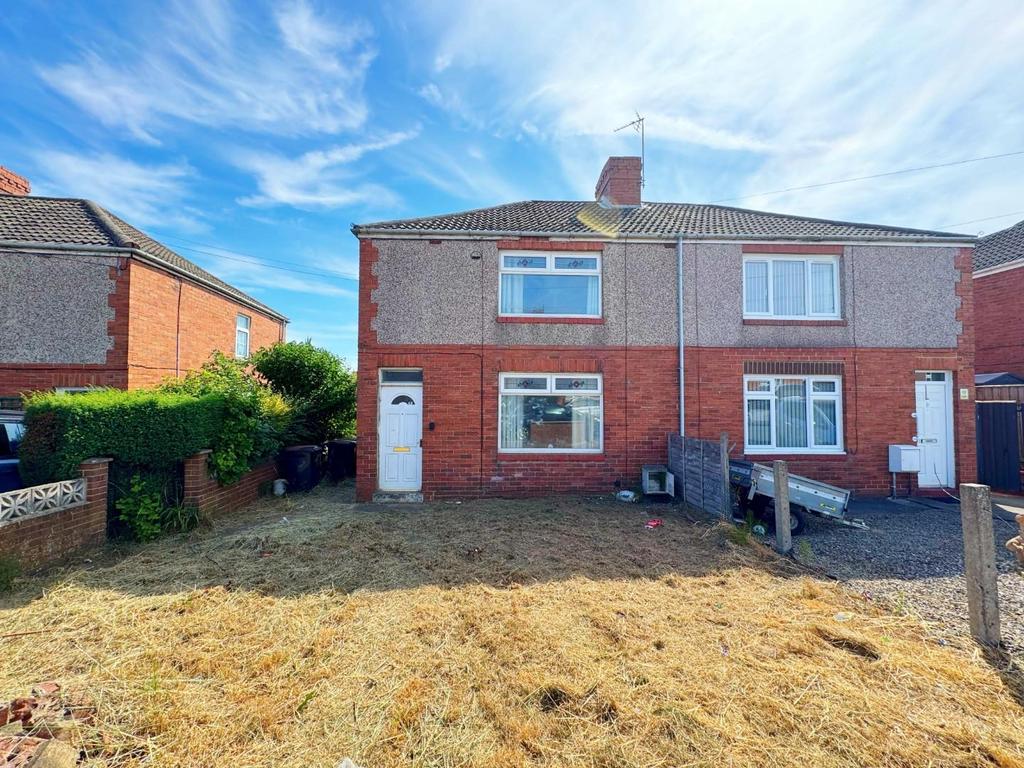 Moorside Crescent, Fishburn... 2 bed semi-detached house - £55,000