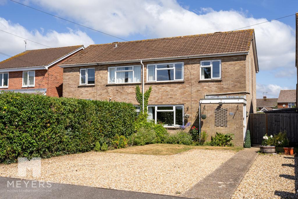 Old Barn Close, Ringwood, BH24 1 3 bed semi-detached house - £375,000