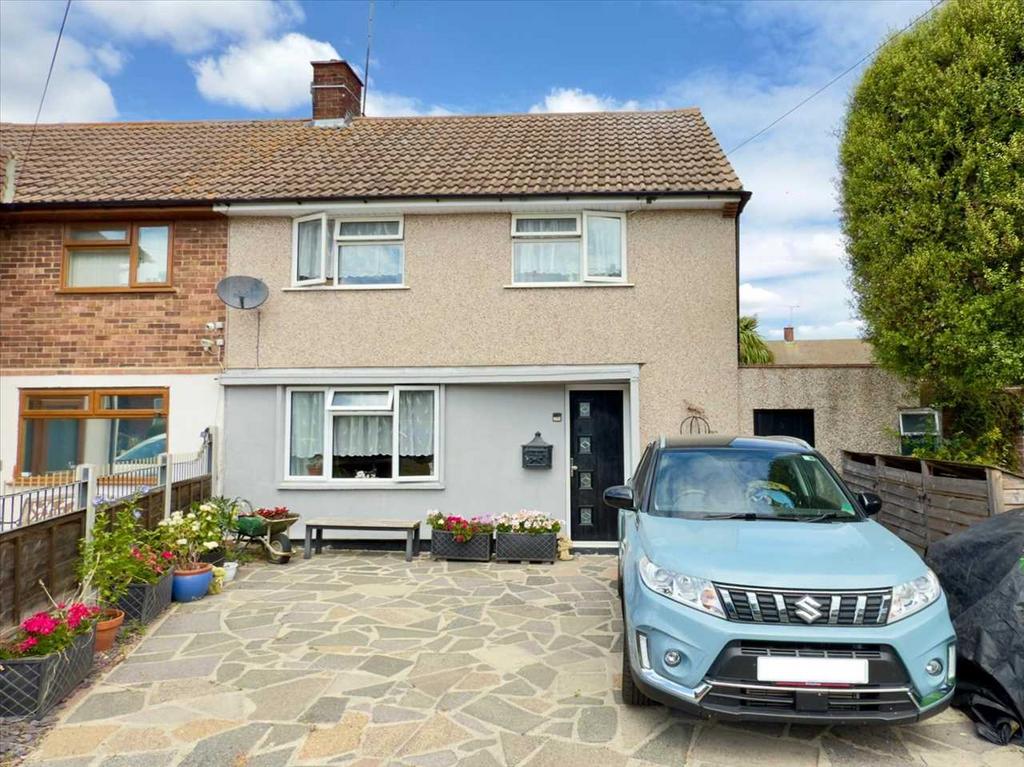 Rochford SS4 3 bed semi-detached house for sale - £350,000
