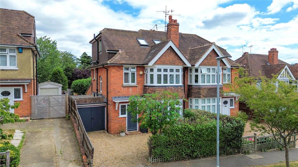 Balmore Drive, Reading RG4 4 bed semi-detached house to rent - £2,600 ...