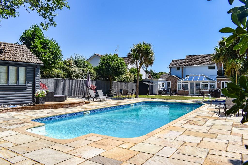 Holmhurst Avenue, Highcliffe... 5 bed link detached house for sale - £ ...