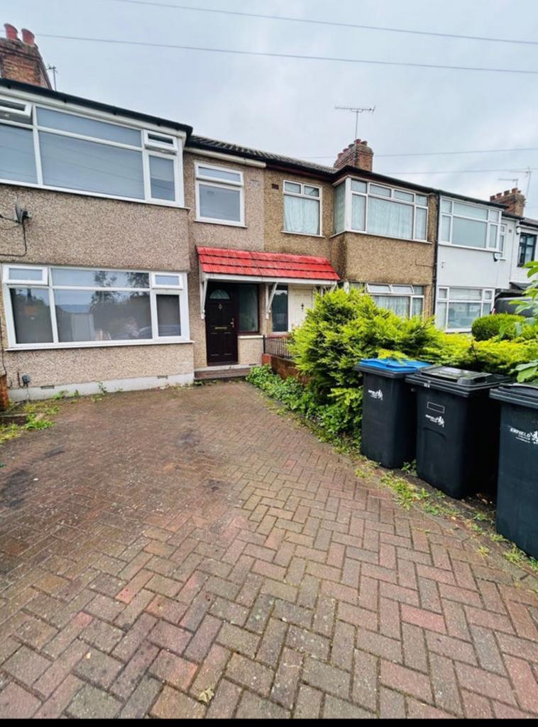 Nightingale Road, London N9 House share - £867 pcm (£200 pw)