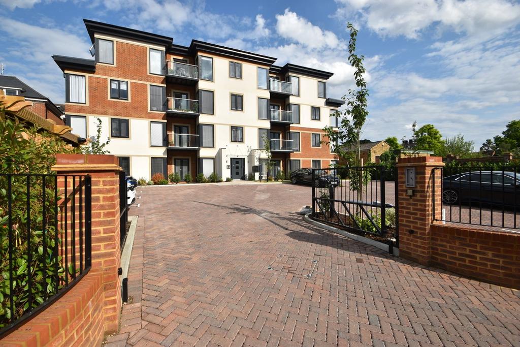 Springfield Lane, Weybridge, KT13 1 bed apartment - £370,000