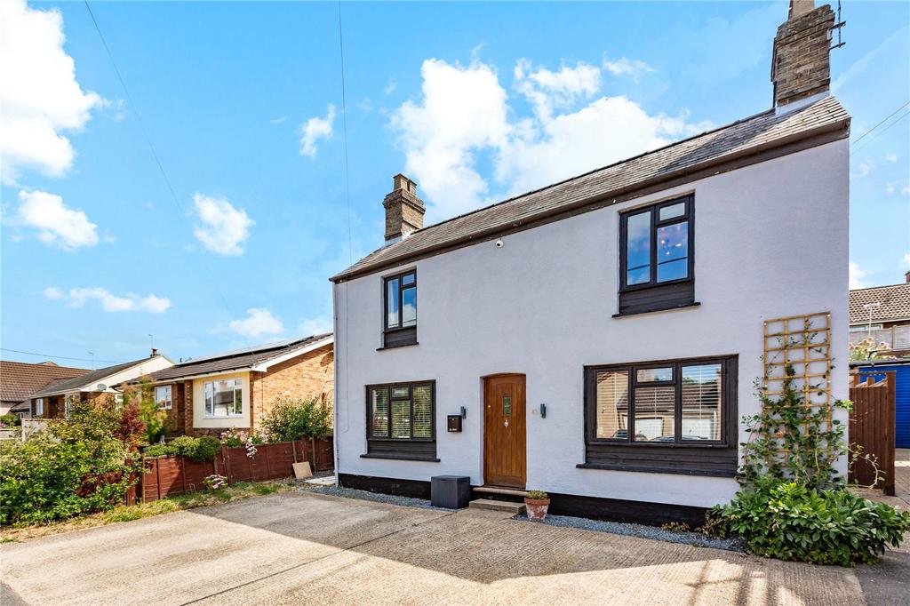 Mereside, Soham, Ely, Cambridgeshire... 4 bed detached house - £325,000