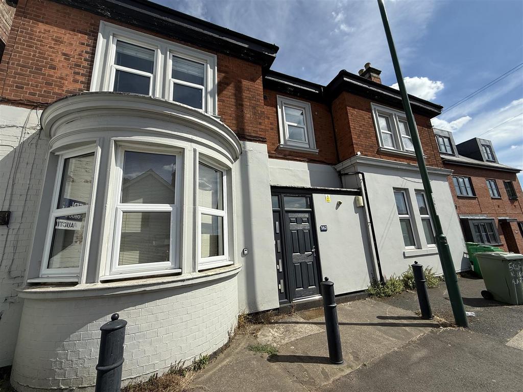 Woodborough Road, Nottingham 1 bed flat - £750 pcm (£173 pw)