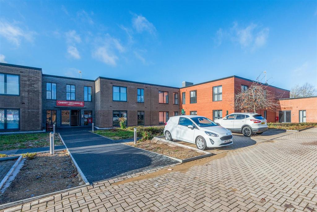 Cherry Orchard East, Kembrey Park... 1 bed flat to rent - £1,000 pcm (£ ...