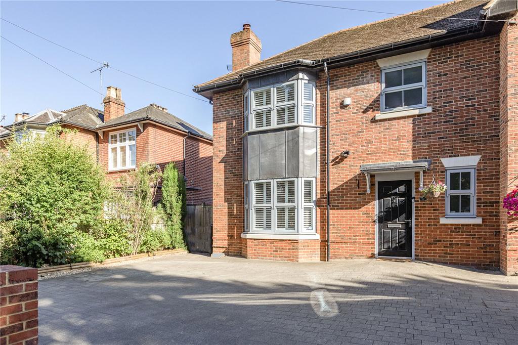 Spinney Hill, Row Town, Addlestone... 3 bed semi-detached house - £625,000