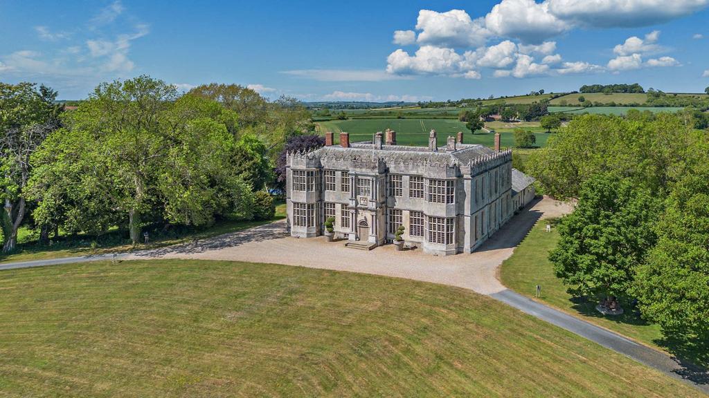 Howsham, York 15 bed detached house - £5,000,000