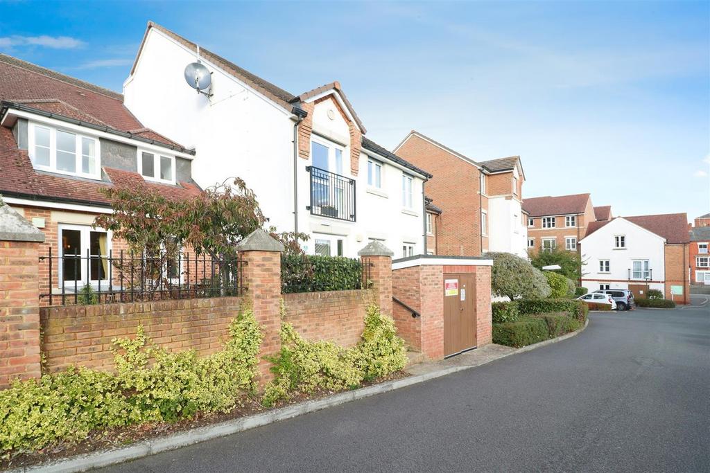 High Street South, Rushden NN10 2 bed retirement property for sale - £ ...