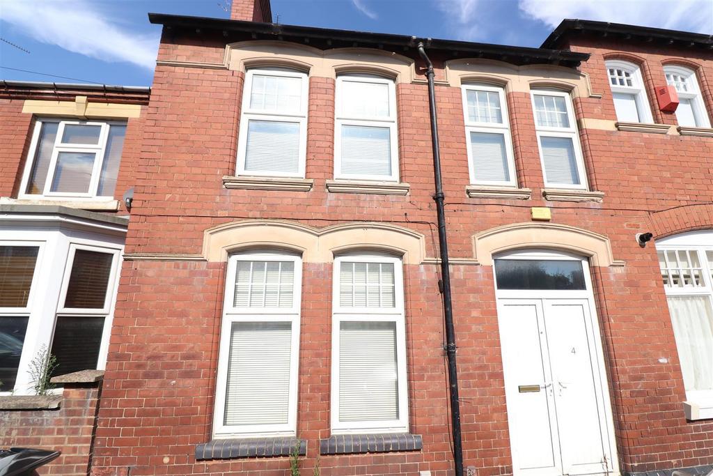 Windmill Road, Rushden NN10 2 bed terraced house - £168,000