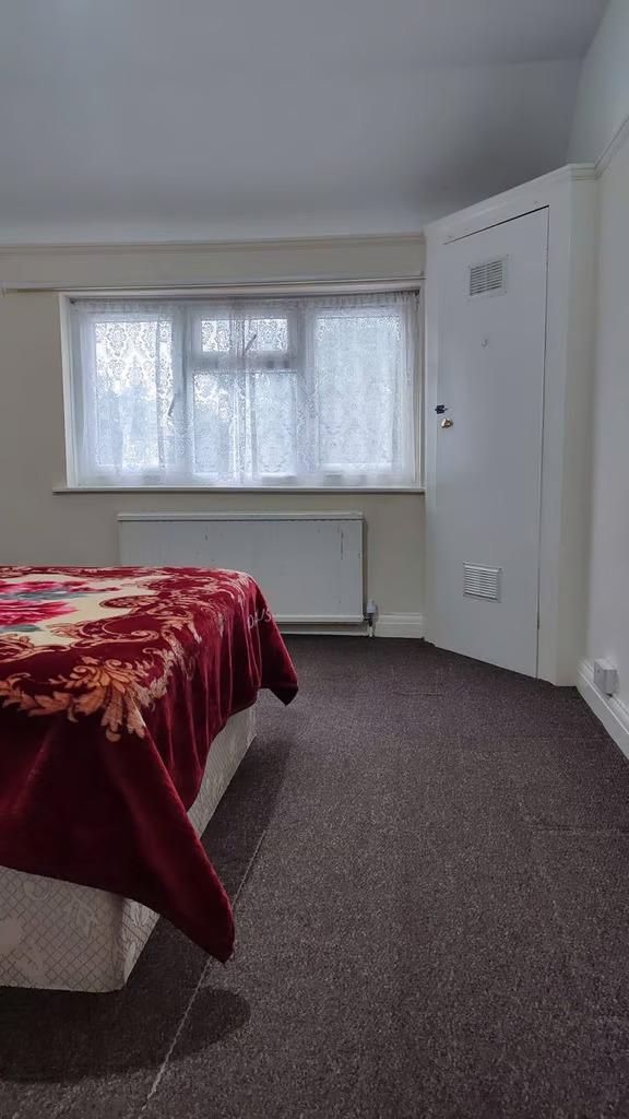 Oakington Manor Drive, Wembley HA9 1 bed in a flat share to rent - £800 ...