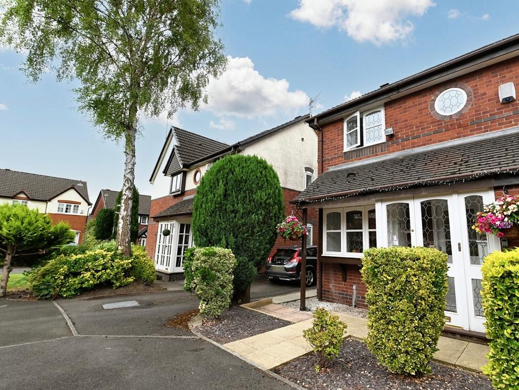 The Gateways, Swinton, M27 2 bed semi-detached house for sale - £210,000