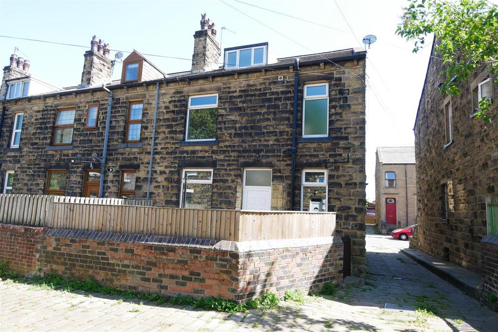 Zoar Street, Morley 2 bed terraced house - £925 pcm (£213 pw)