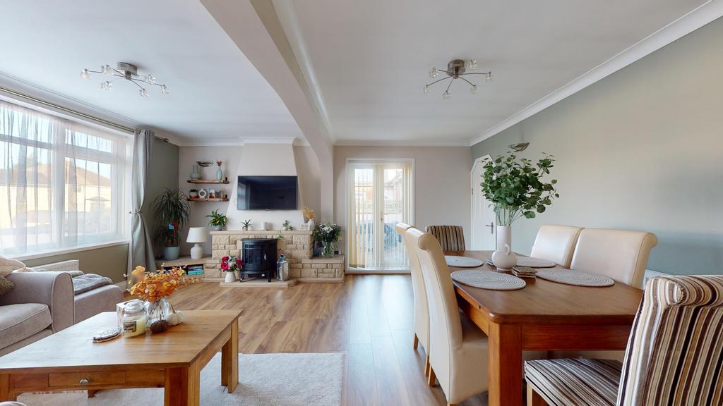 Gilda Parade, Bristol BS14 3 bed apartment to rent - £1,495 pcm (£345 pw)