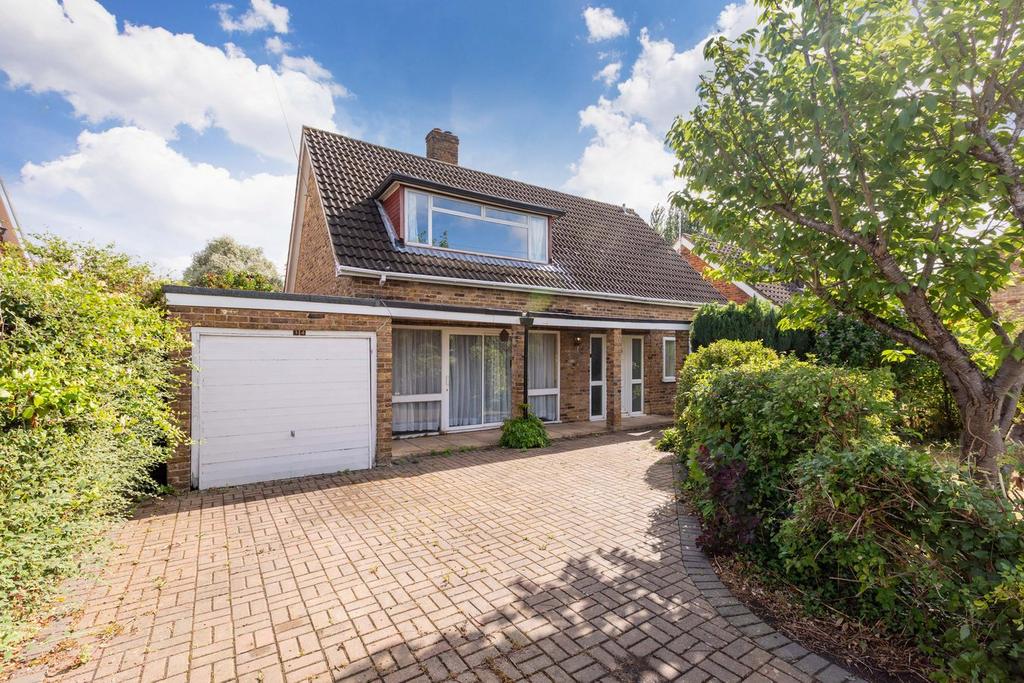 Highfield Lane, Maidenhead SL6 3 bed detached house - £650,000