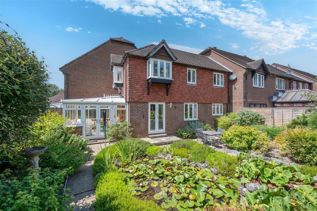 The Walled Garden, Tadworth 3 bed end of terrace house for sale - £550,000