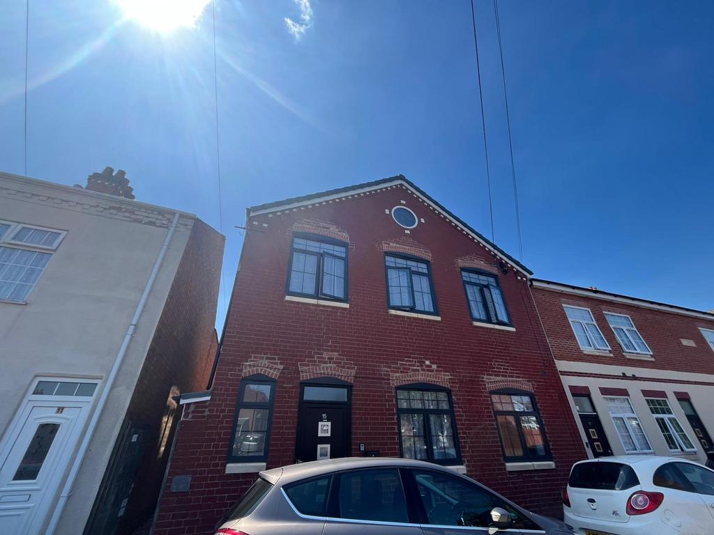 The Barracks 8 bed flat for sale - £625,000