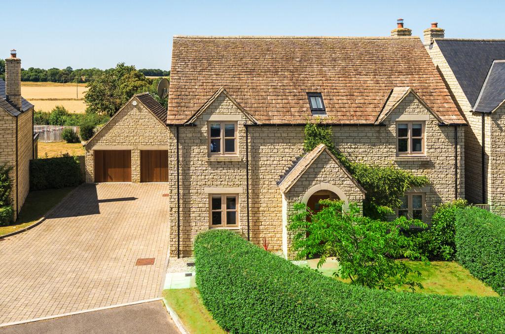 Saxon Way, Fairford, Gloucestershire... 4 bed detached house for sale ...