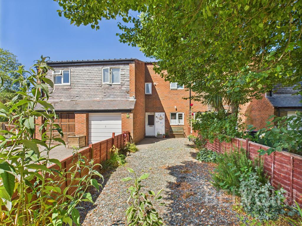 Withywood Drive, Telford TF3 4 bed terraced house - £185,220