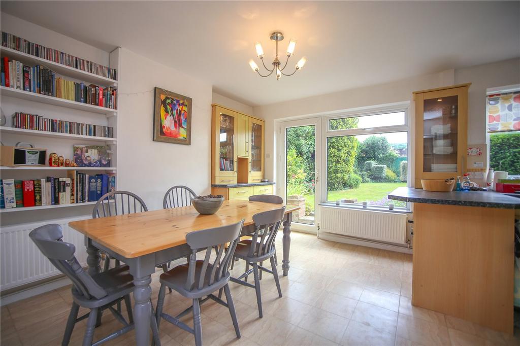 Beeches Road, Charlton Kings... 3 bed detached house to rent - £1,750 ...