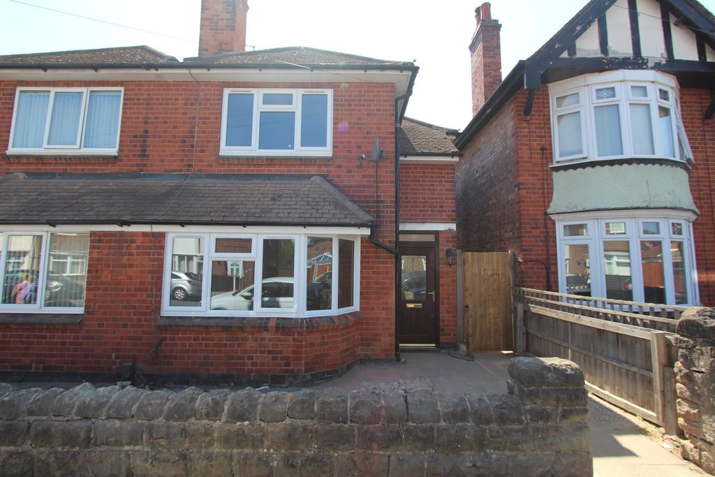 Grange Road, Long Eaton, NG10 3 bed semi-detached house to rent - £ ...