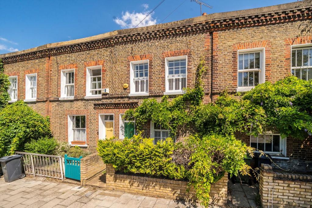 Lyham Road, London SW2 2 bed terraced house to rent - £3,100 pcm (£715 pw)