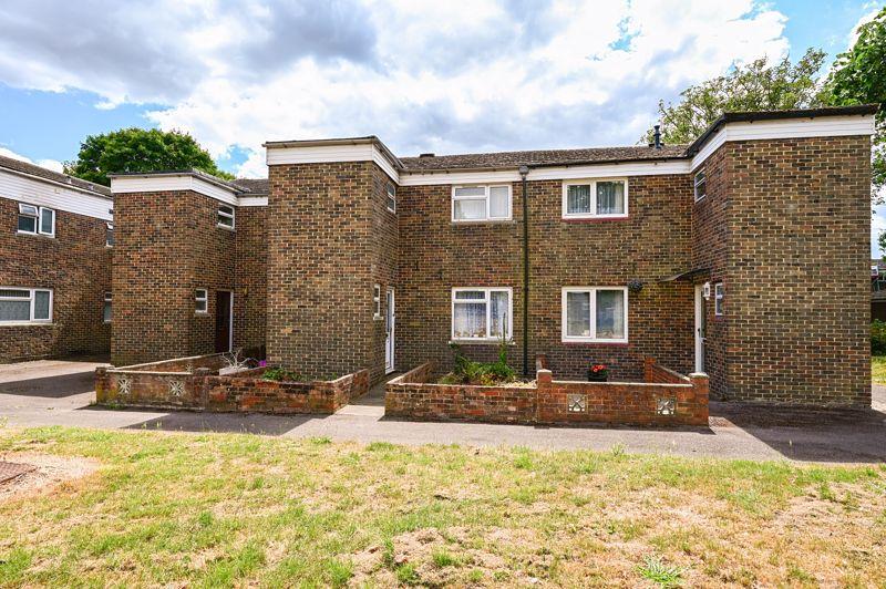 Byron Close, Basingstoke RG24 3 bed terraced house - £250,000