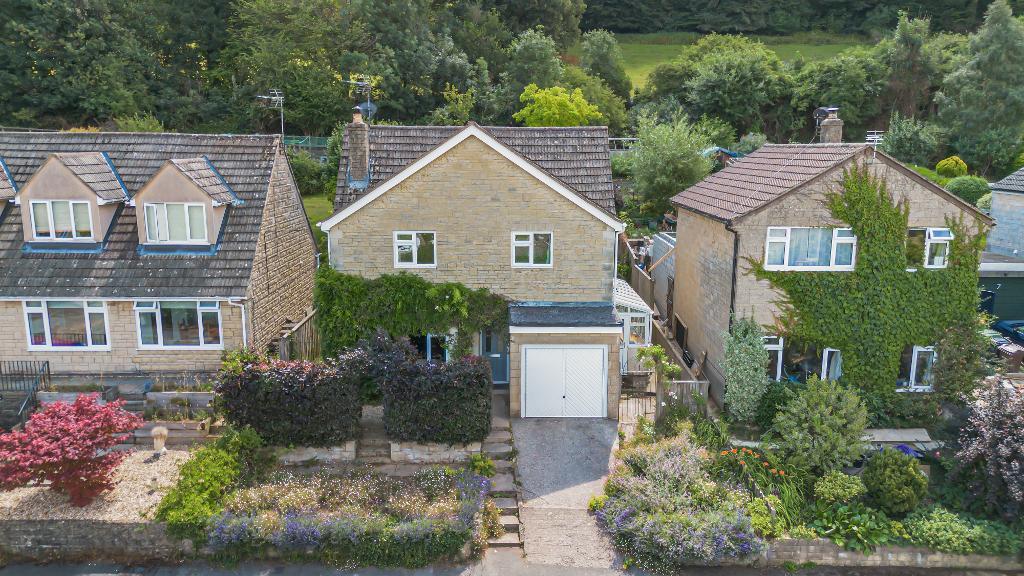 North Nibley, Dursley GL11 4 bed detached house - £600,000