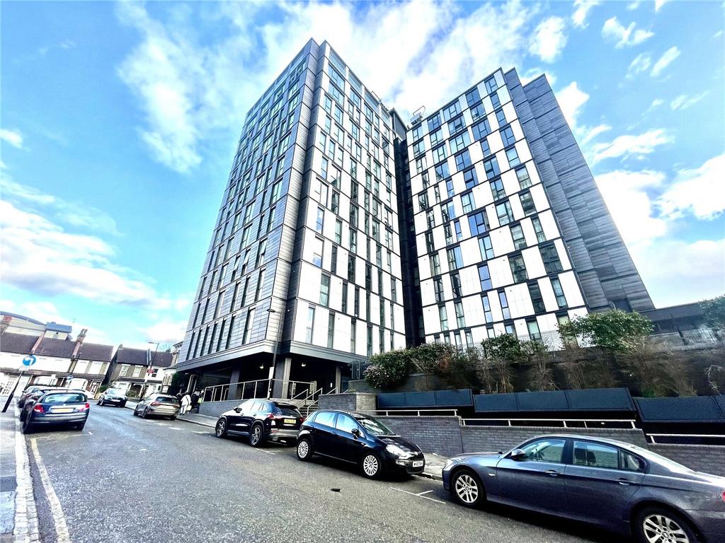 Masons Avenue, East Croydon, South... 2 bed apartment to rent - £1,800 ...