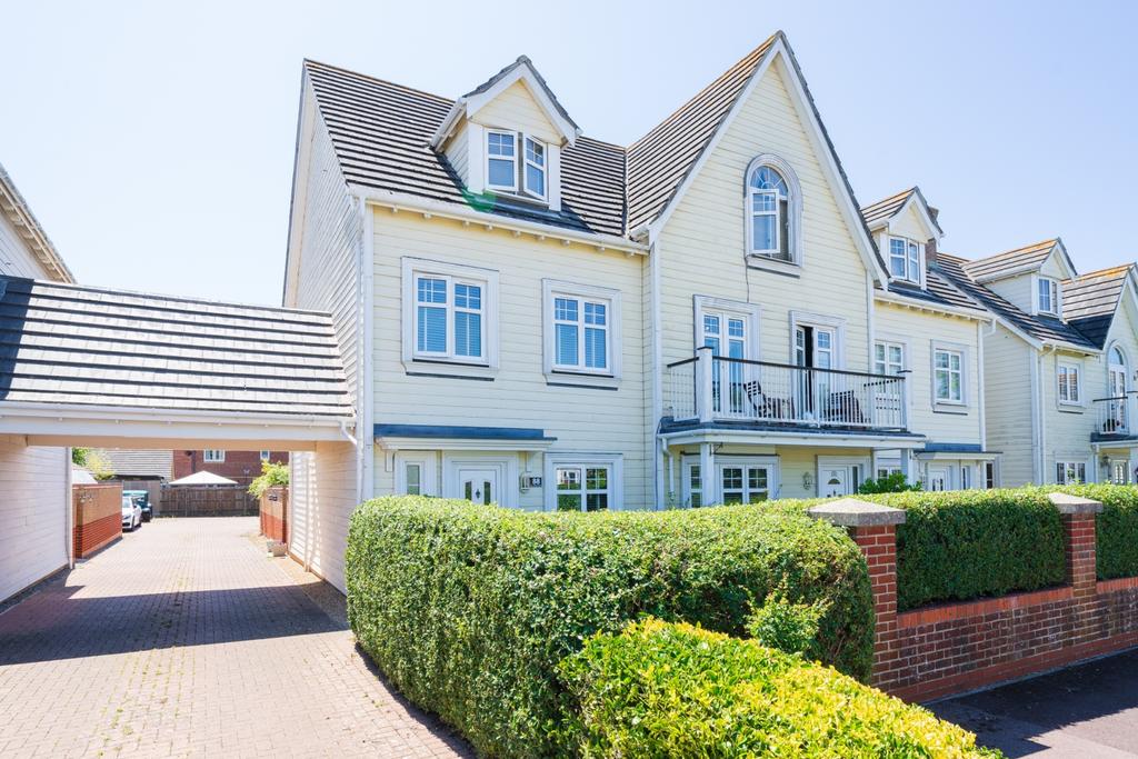 David Newberry Drive... 3 bed end of terrace house - £375,000