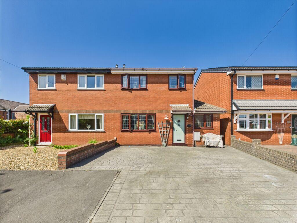 The Bowlings, Springfield, Wigan WN6 7BU 3 bed semi-detached house - £ ...