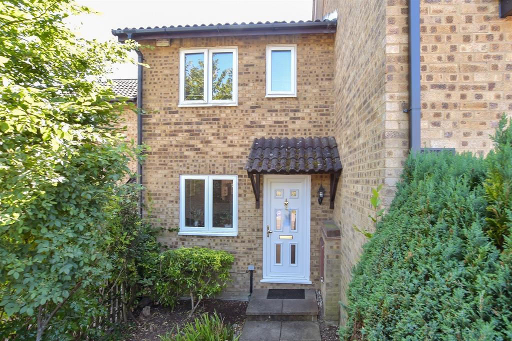 Farnham Close, Crawley, West Sussex 1 bed terraced house - £265,000