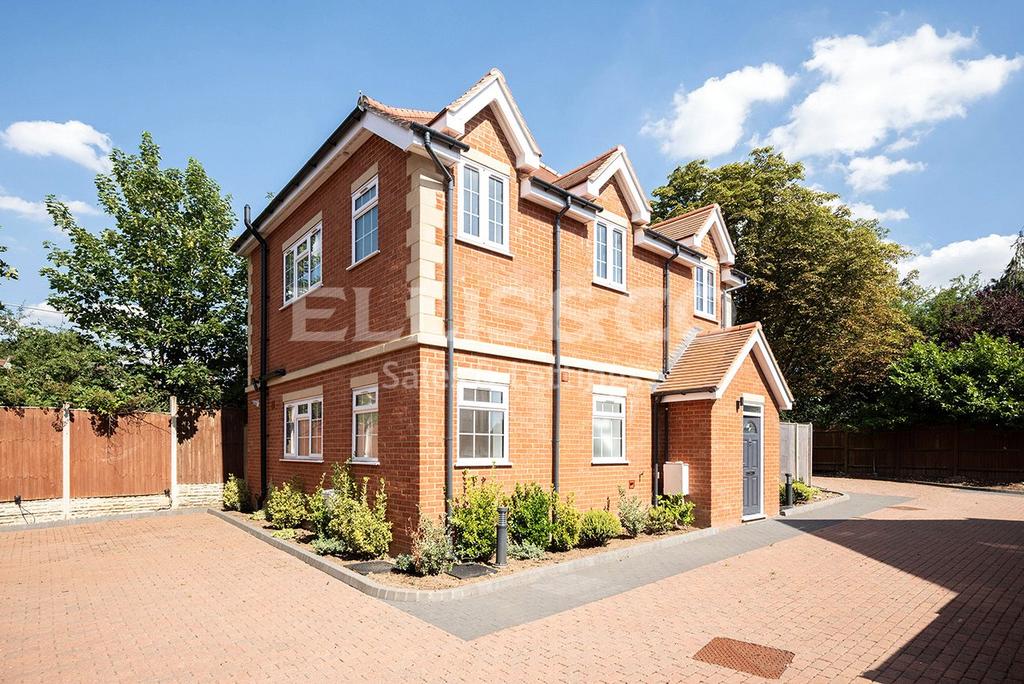 Maxwelton Close, Mill Hill, London, NW7 3 bed detached house for sale ...