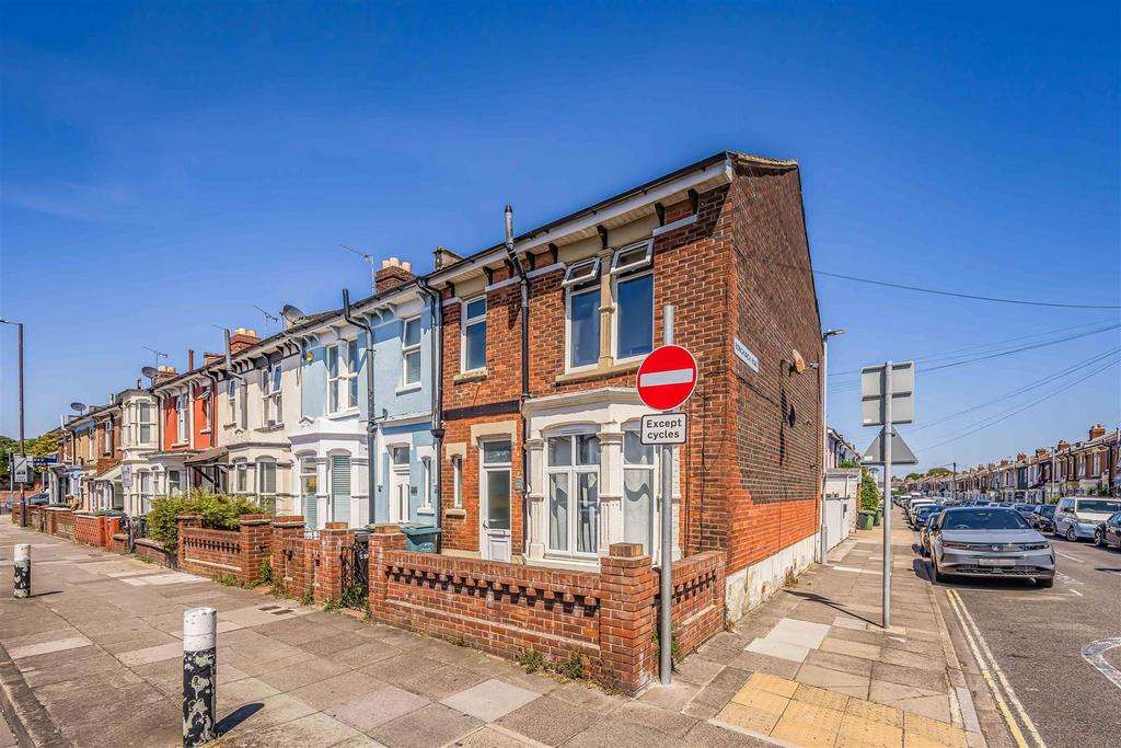 Milton Road, Southsea PO4 2 bed flat for sale - £200,000
